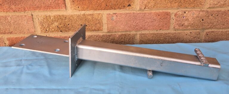 GALVANISED INTERNAL FENCE POST SUPPORT/ANCHOR ON PROFILE/PIN PIN 100mm ...